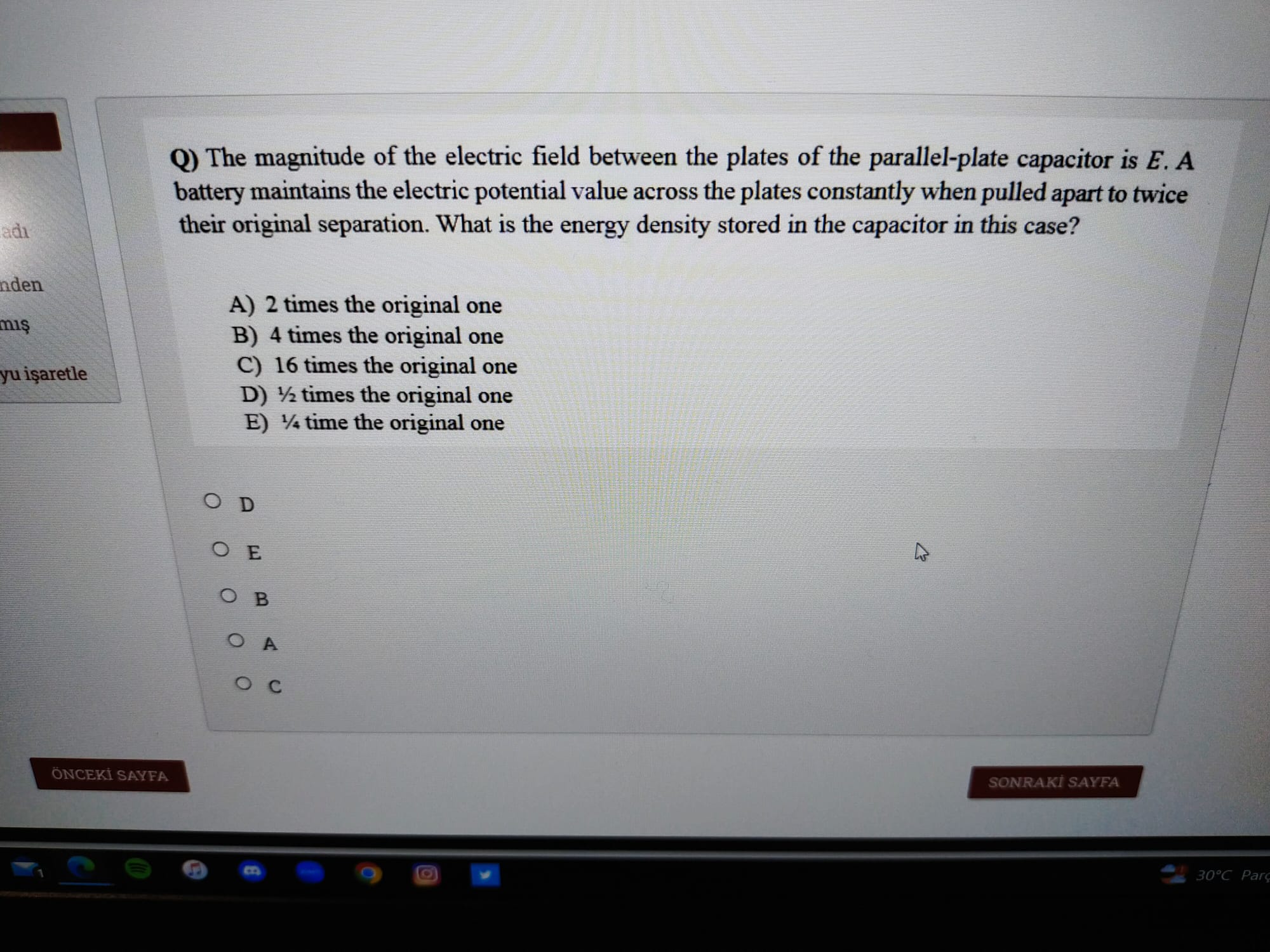 Solved Q) The magnitude of the electric field between the | Chegg.com