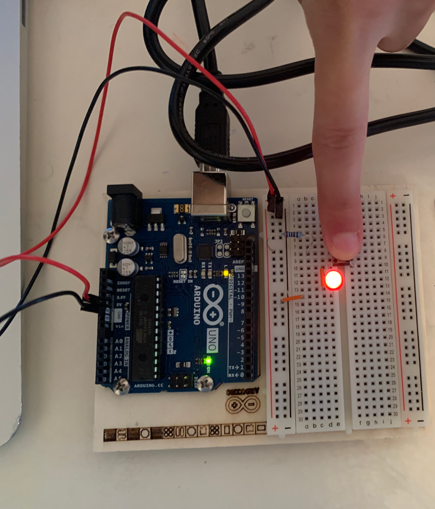Solved 1) please describe how the current is flowing through | Chegg.com