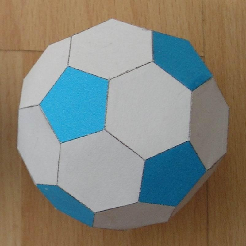 Q2 (10 points) Consider the "soccer ball" polyhedron | Chegg.com