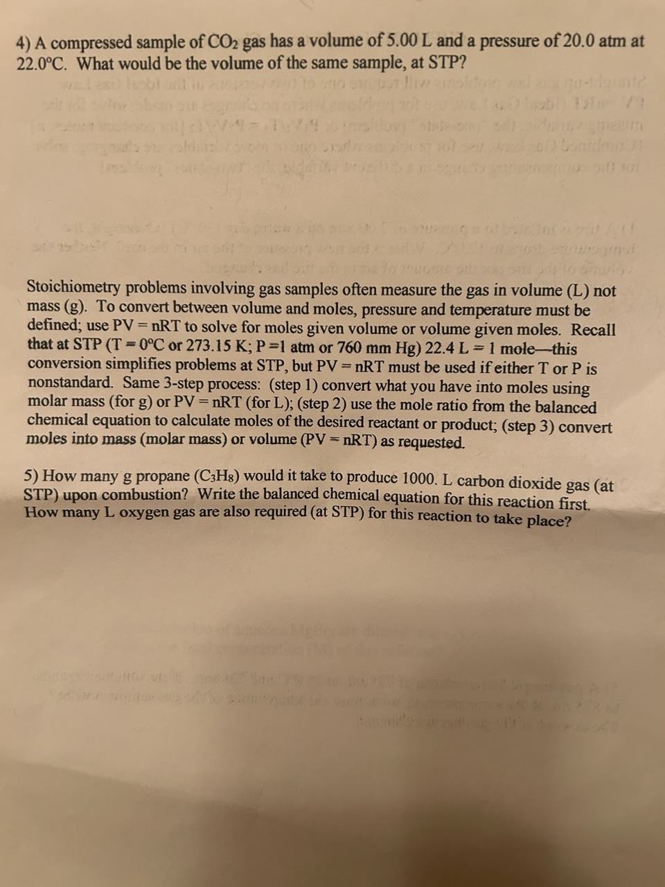 Solved 4) A compressed sample of CO2 gas has a volume of | Chegg.com