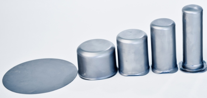 Solved A circular metal disk with a radius of 40 cm is | Chegg.com