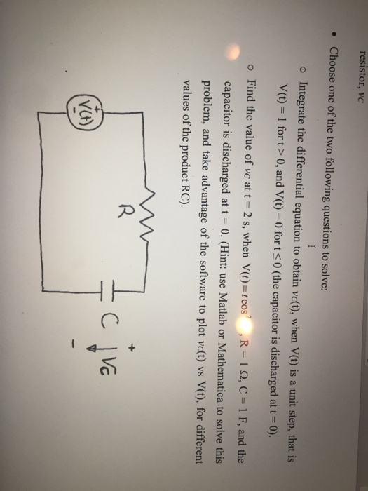 Solved 5] In the following circuit the output of the voltage | Chegg.com