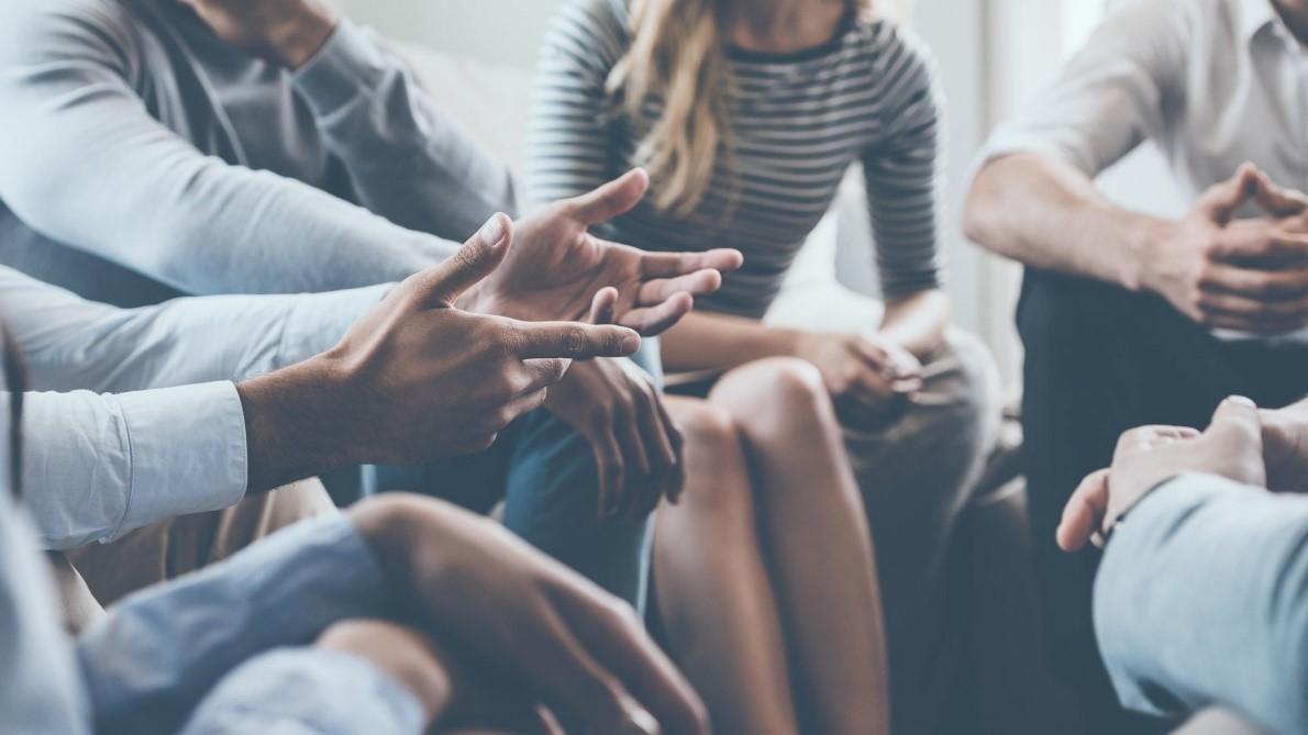 Solved Explain why this photo describes "leaderly, nonverbal | Chegg.com