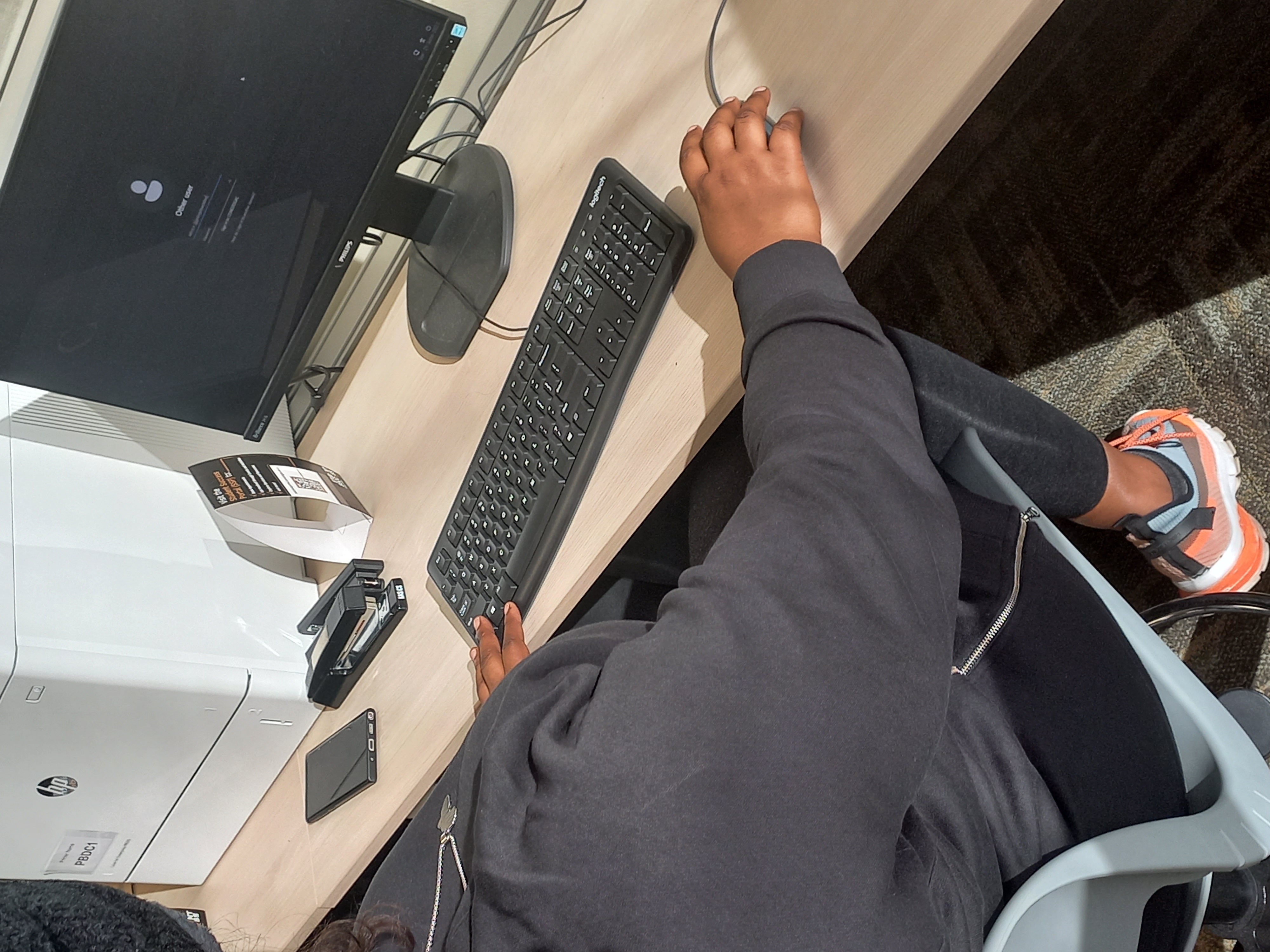 Solved Identify a worker at work using a computer | Chegg.com