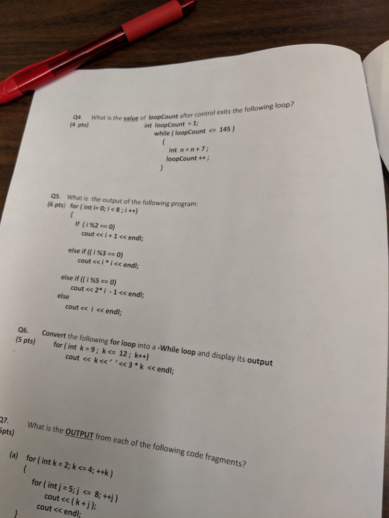 Solved Q8. What is the output of the following code ? (5 | Chegg.com