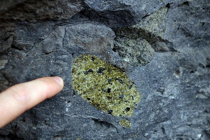 Solved One way to learn about the Earth's peridotite mantle | Chegg.com