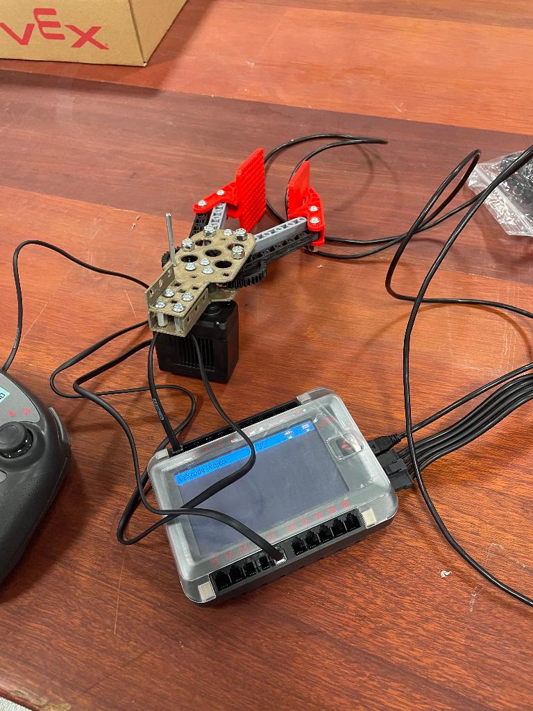 Q1. These pictures of the payload system I am working | Chegg.com