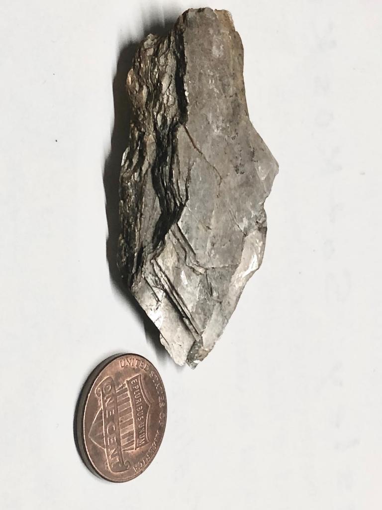 Solved What is the breakage pattern of this mineral? | Chegg.com