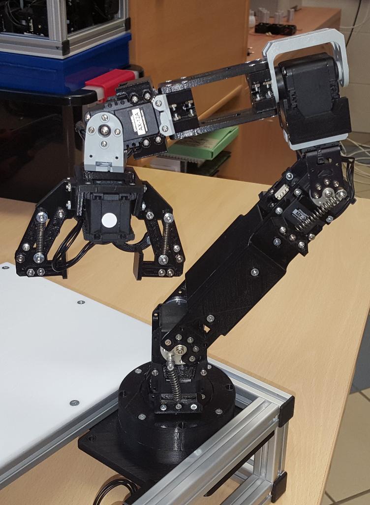 Solved Assign DH frames and identify DH parameters (specify | Chegg.com