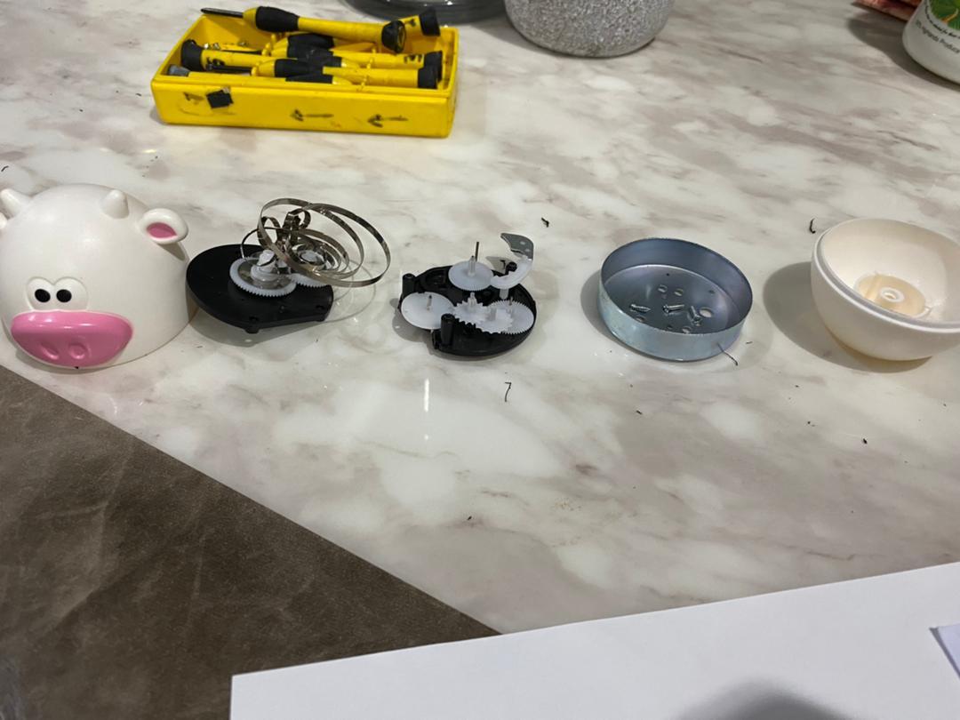 Solved This is a mechanical kitchen timer. Can someone tell | Chegg.com