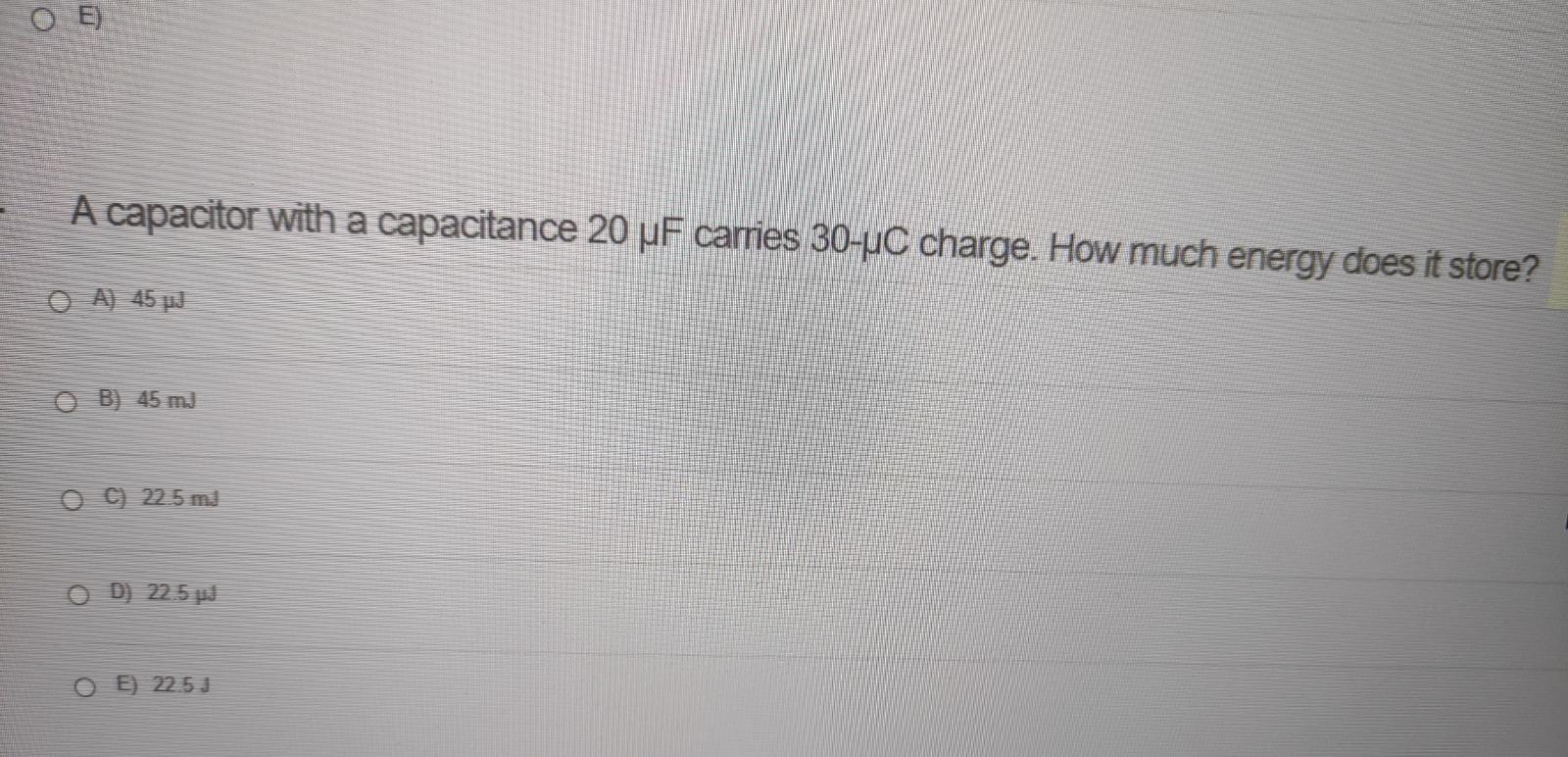 Solved Ο Ε) A capacitor with a capacitance 20 pF carries | Chegg.com