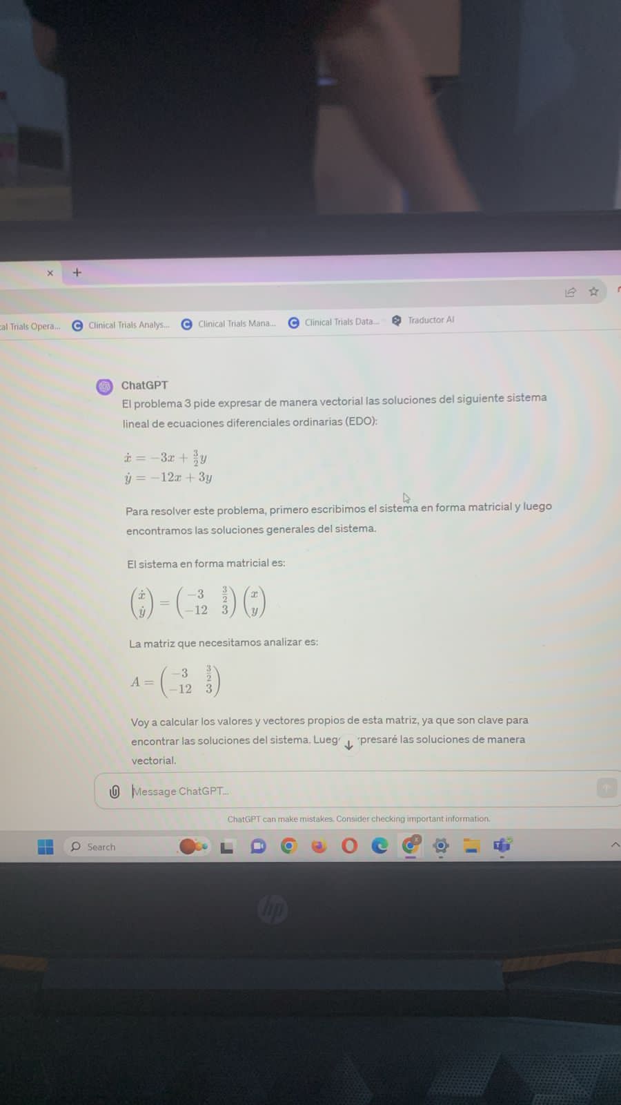 Solved 1. Calcule los valores y vectores propios asociados | Chegg.com