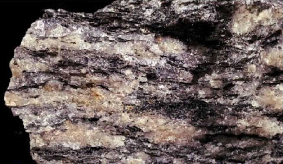 Solved Group Feature(s) Rock Name Medium to Coarse | Chegg.com