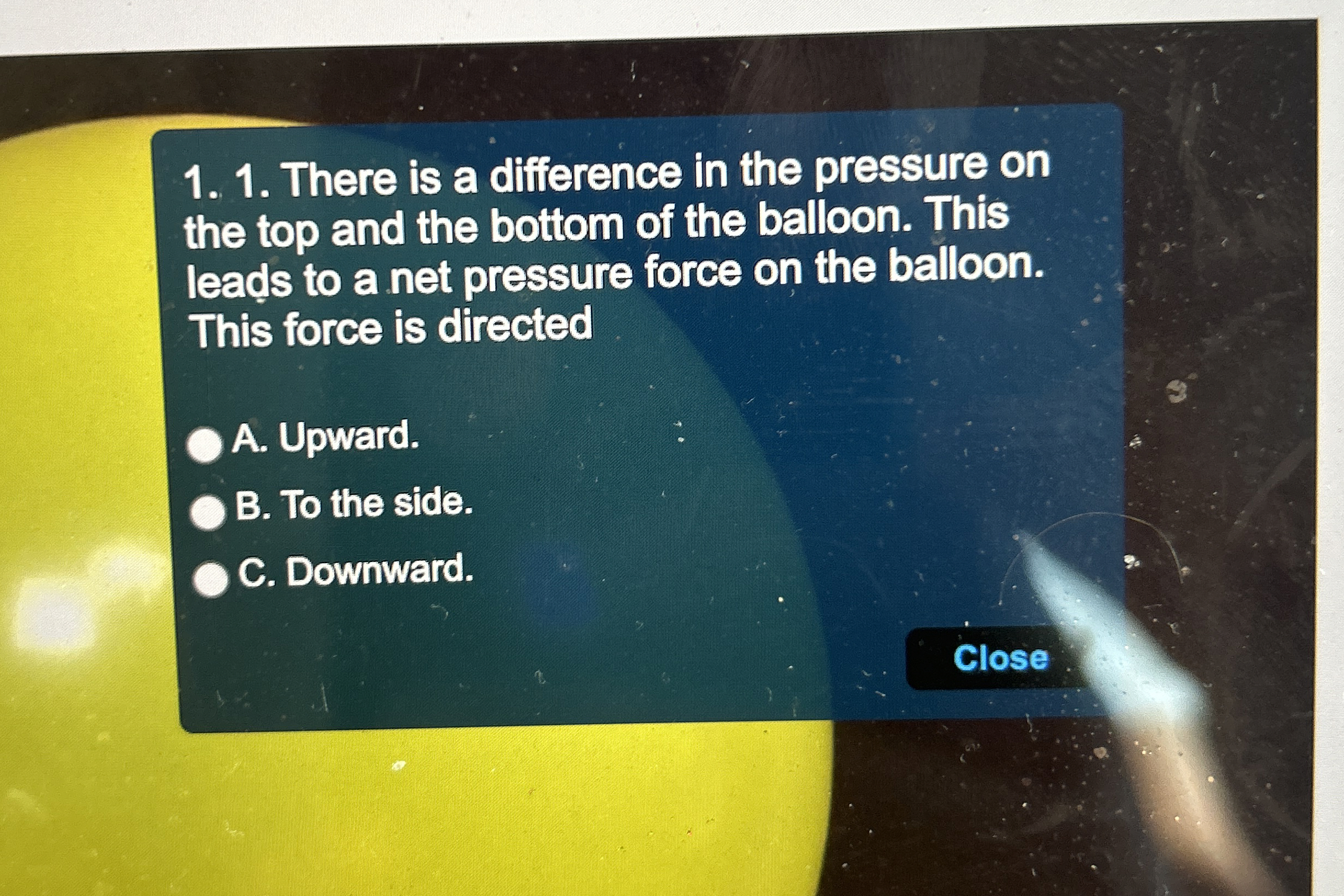 Solved There is a difference in the pressure onthe top and | Chegg.com