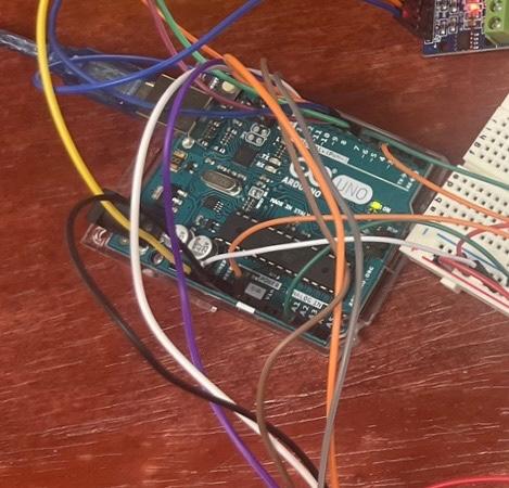 Solved arduino UNO question!!i want to use my battery with | Chegg.com