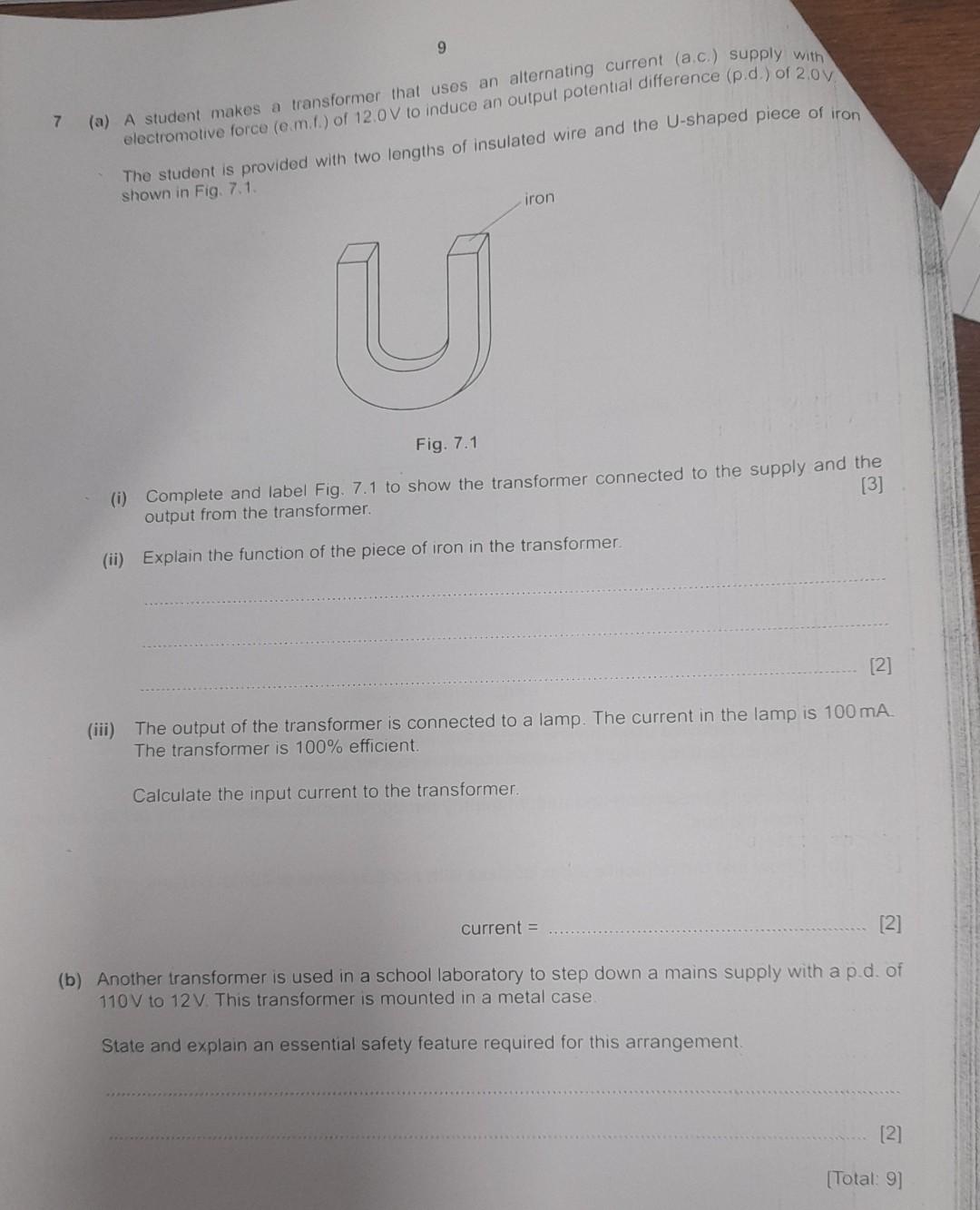 Solved 7 (a) A student makes a transformer that uses an | Chegg.com