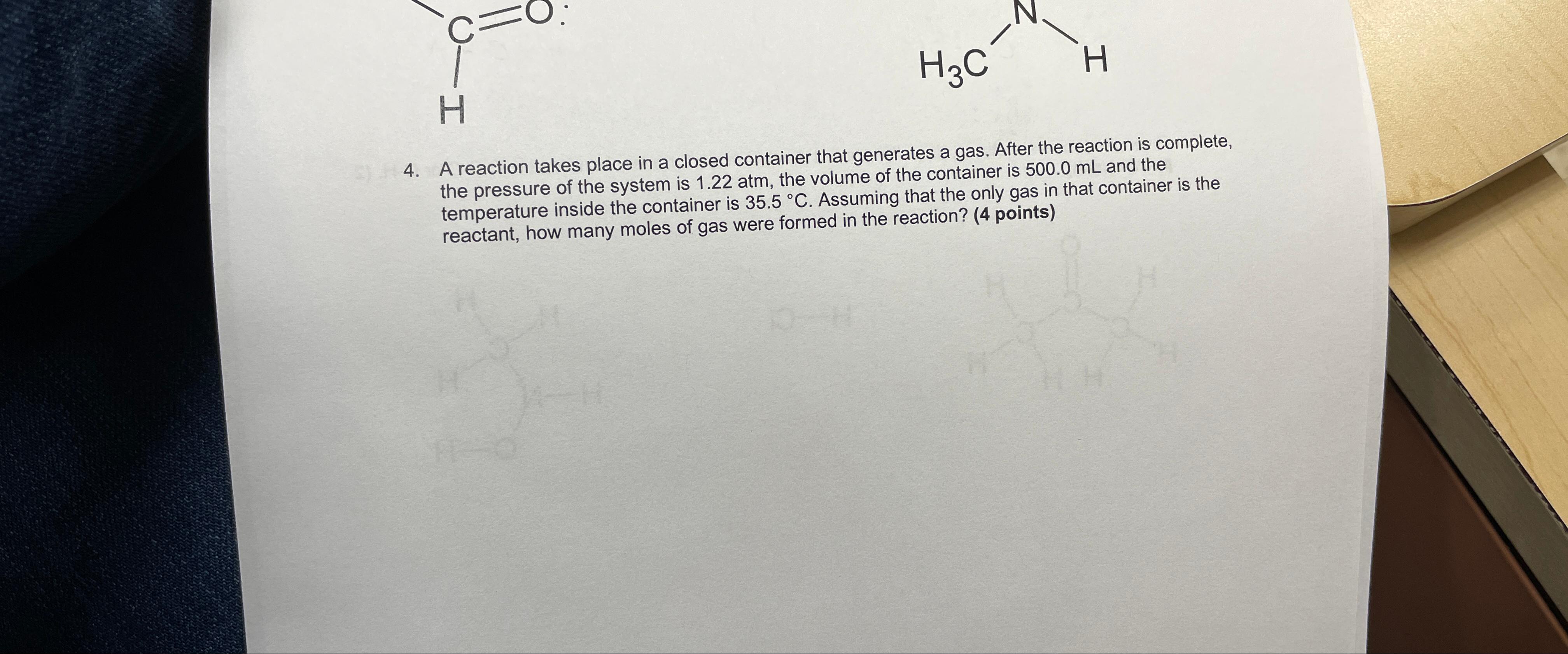 Solved A reaction takes place in a closed container that | Chegg.com