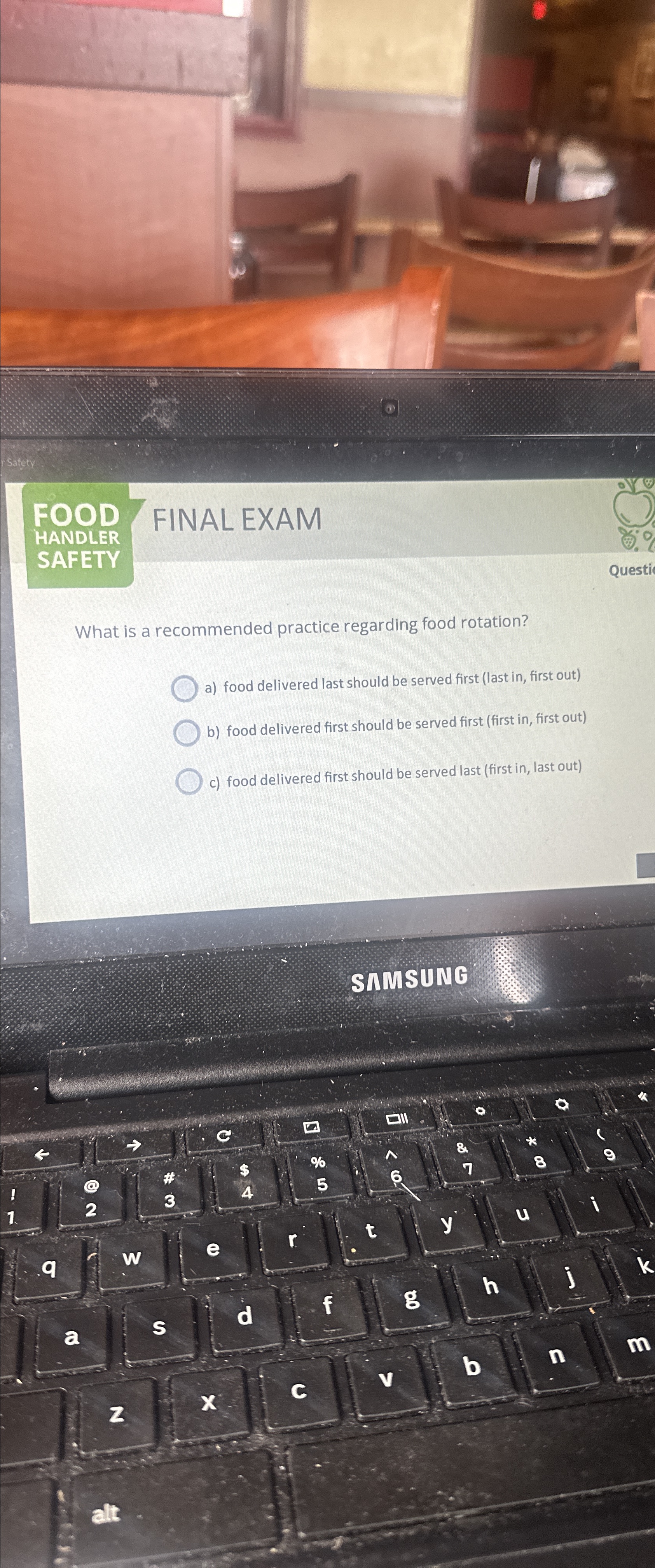 Solved FOODHANDLERFINAL EXAMSAFETYWhat is a recommended | Chegg.com