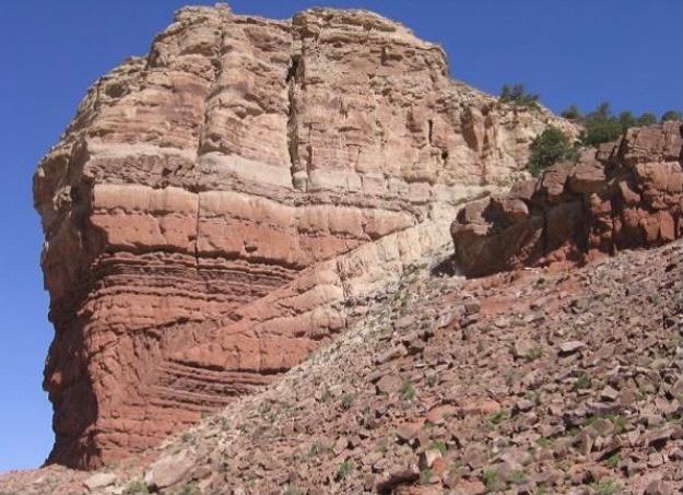 Solved Identify the most prominent geologic structure in the | Chegg.com