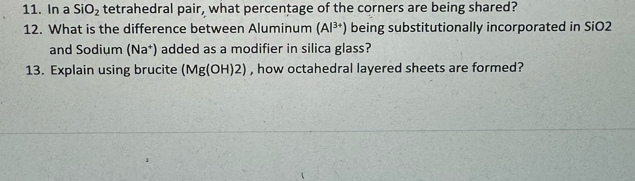 Solved In a SiO2 ﻿tetrahedral pair, what percentage of the | Chegg.com