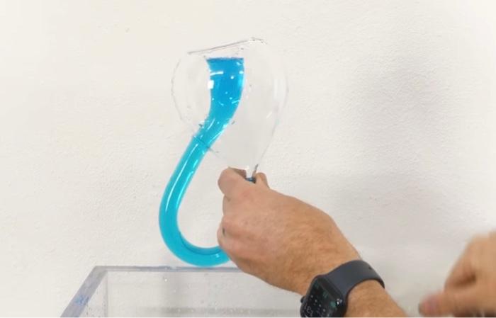 Solved Why Does The Klein Bottle Fill Up In This Manner Chegg