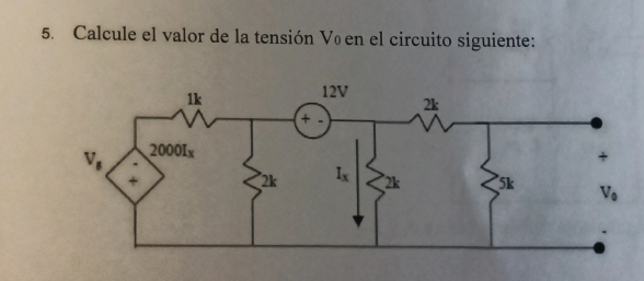 Solved Calcule el valor de la tensión V0 ﻿en el circuito | Chegg.com