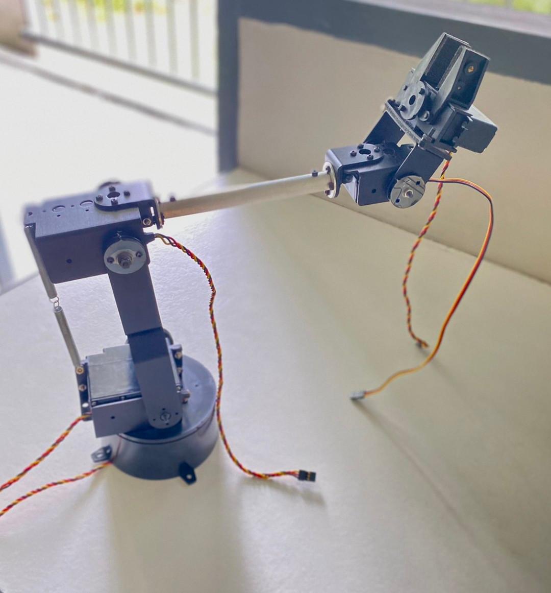 Using the picture given above...Draw a 3d robotic arm | Chegg.com