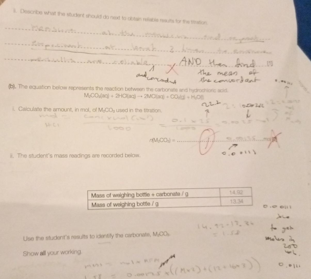 Solved 4(a). A student carries out an experiment to identify | Chegg.com