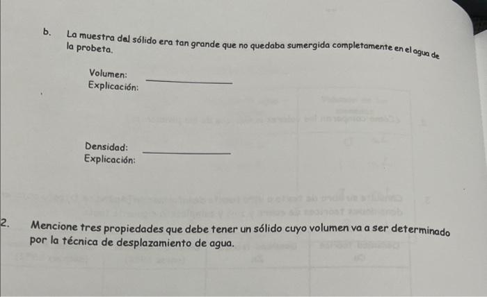 La densidad de un sólido irregular se determina | Chegg.com