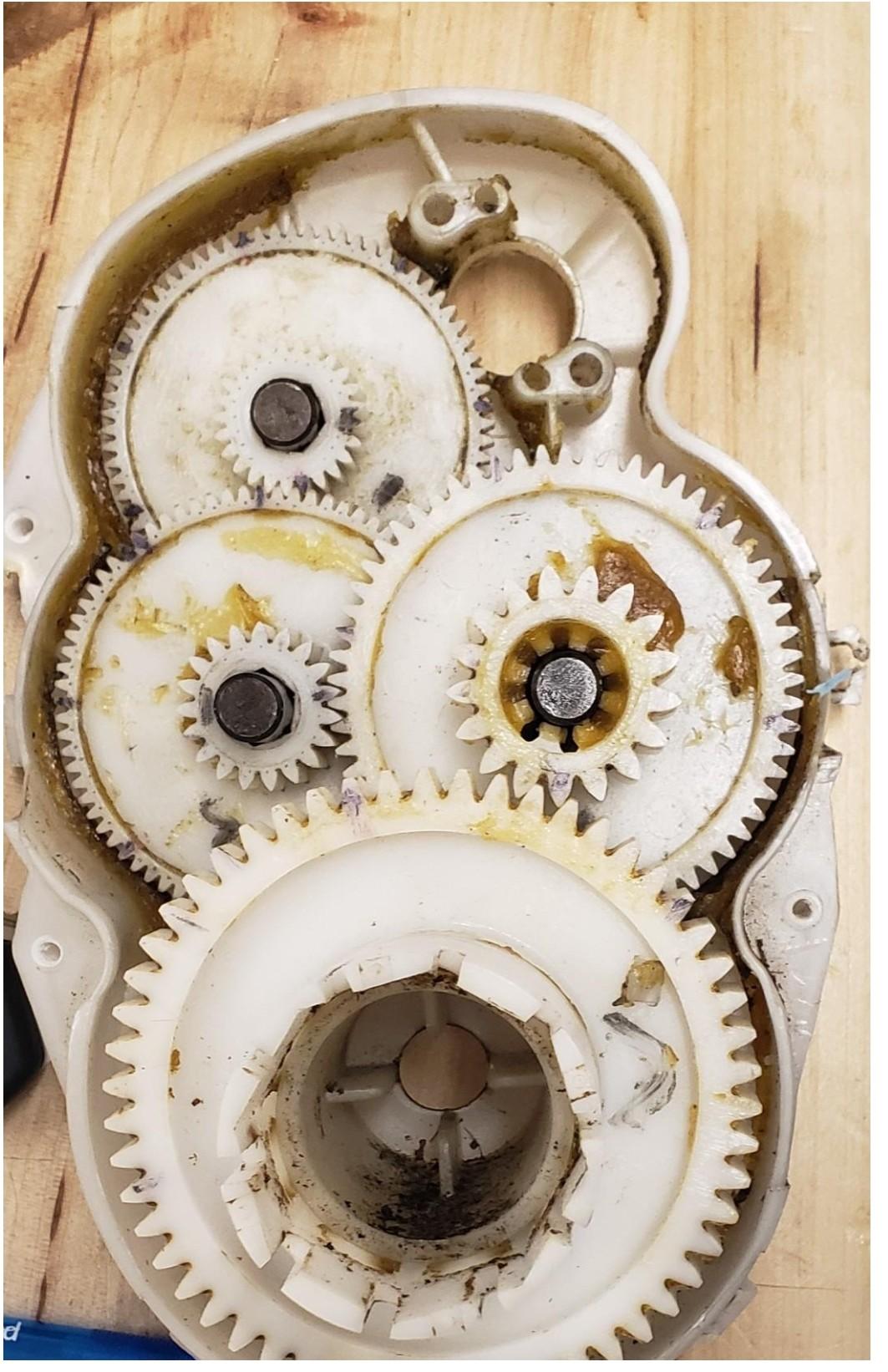 Solved A gearbox has 7 gears attached to a motor gear. Can | Chegg.com