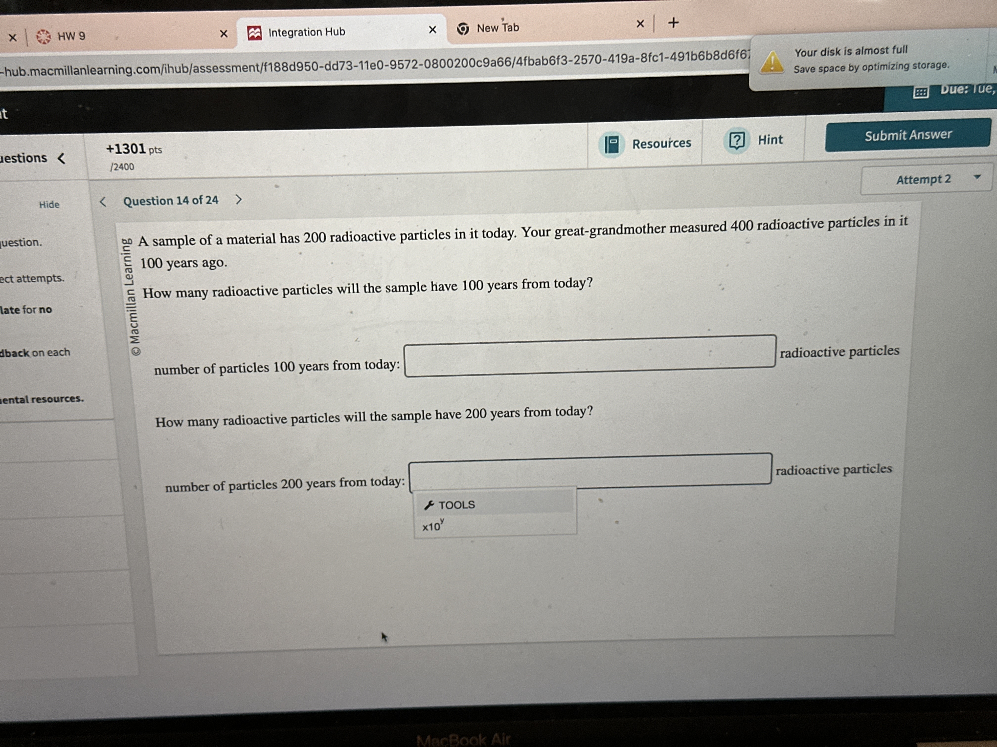 Solved A sample of ﻿a material has 200 ﻿radioactive | Chegg.com