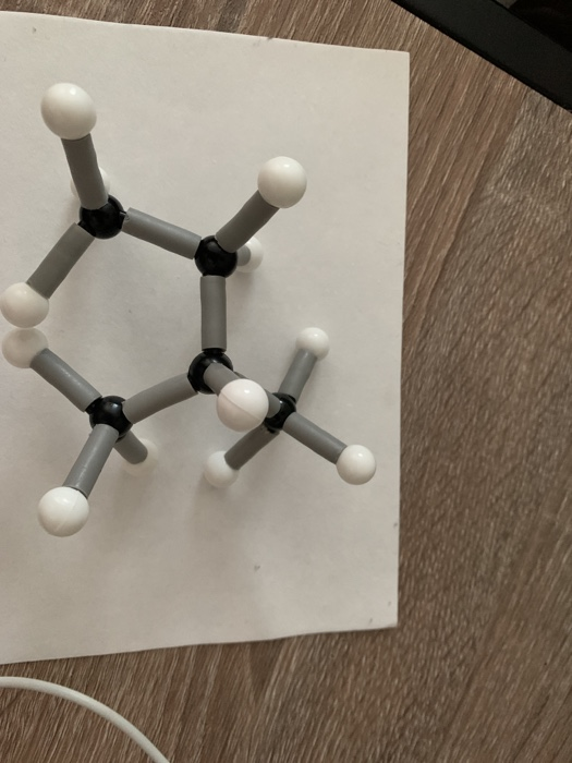 Solved 11 Pick up the model and rearrange the atoms to | Chegg.com